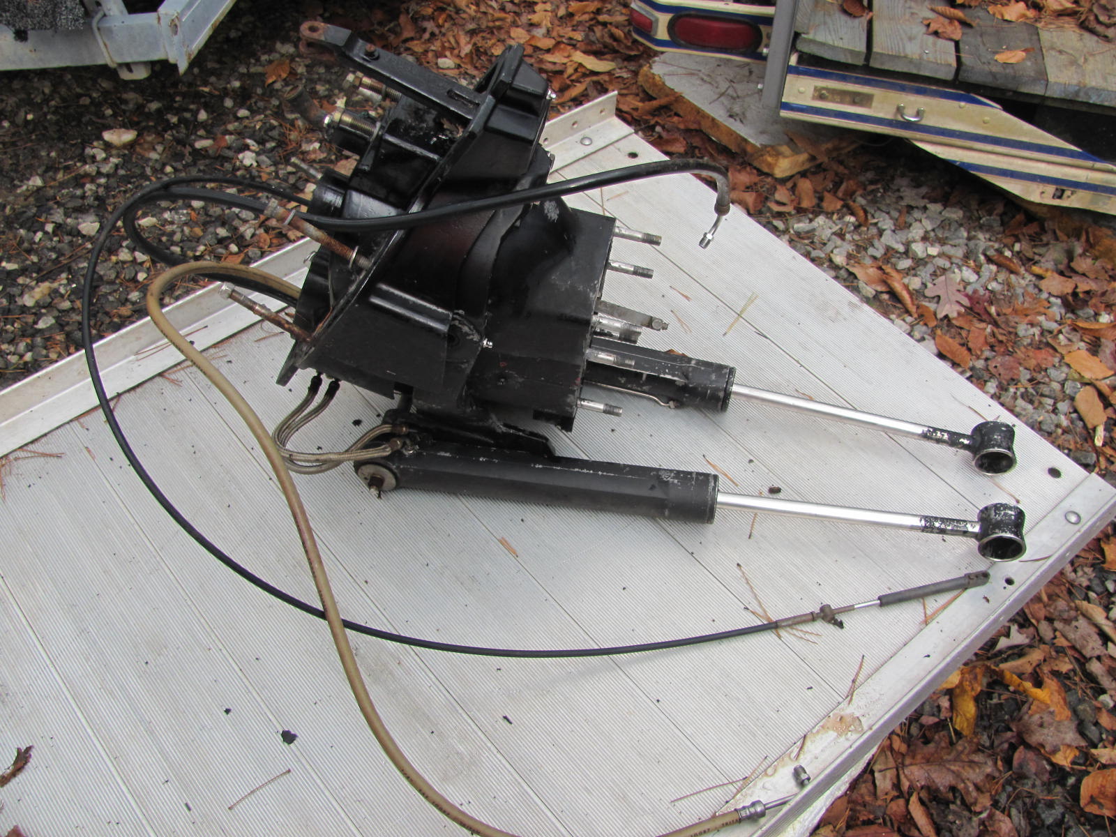 mercruiser transom plate ALPHA ONE 1987